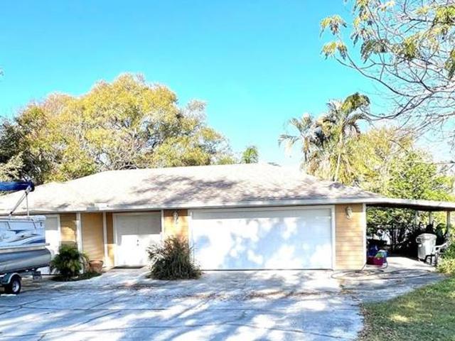 125 Lake Roy Dr, Winter Haven, FL 33884