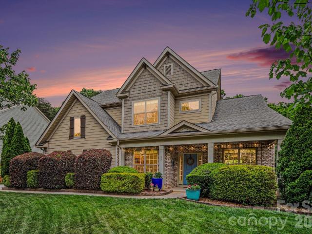 125 Lakeshore Hills Drive