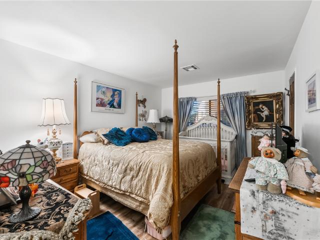 125 Lakeview Dr, Palmdale, CA 93551 | MLS #SR26090