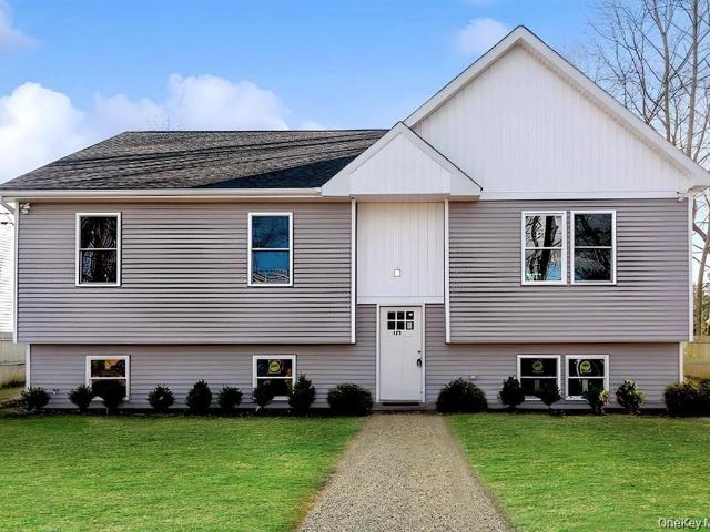 125 Lynbrook Drive