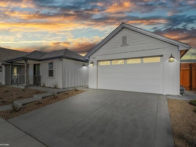 125 Maywood Ln, Windsor, CA 95492