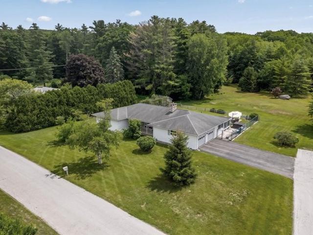 125 Maplewood Dr, Rutland Town, VT 05701