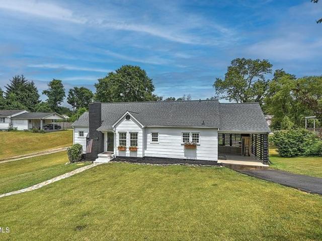125 Maplelawn Dr, Bristol, TN 37620