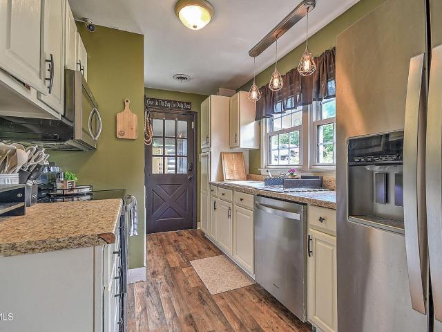125 Maplelawn Drive
