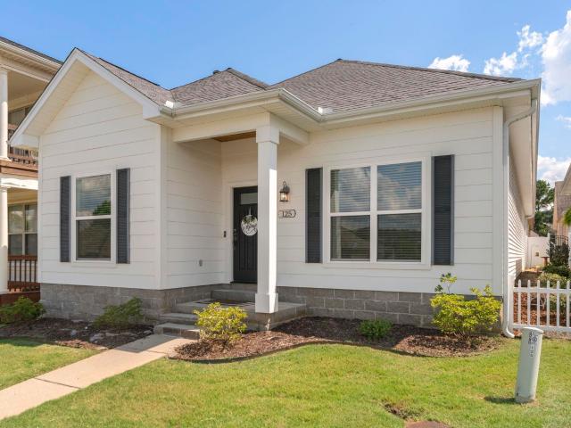125 Melville Dr