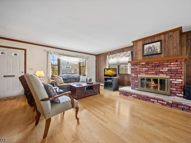 125 Merritt Ave