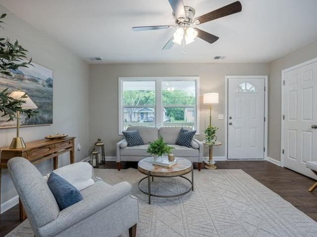 125 Minolta Dr, West Columbia, SC 29172