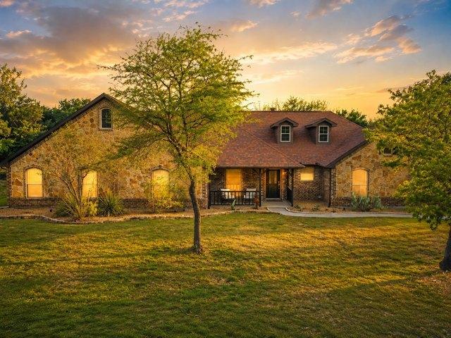 125 Miramar Cir, Weatherford, TX 76085