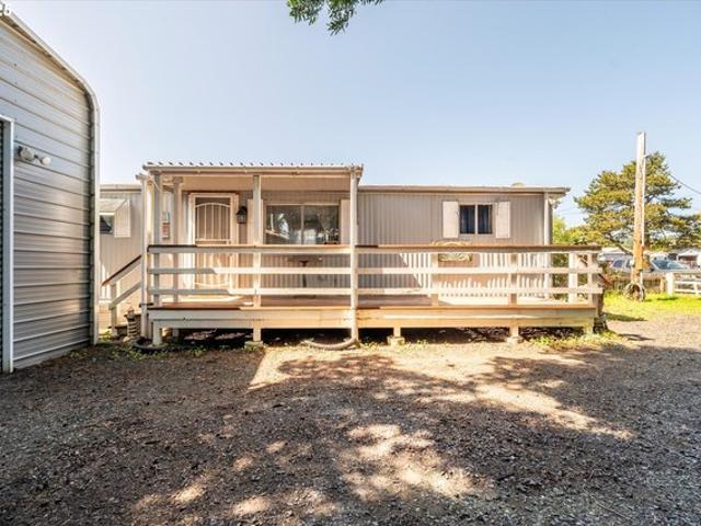 125 N 4th St, Lakeside, OR 97449