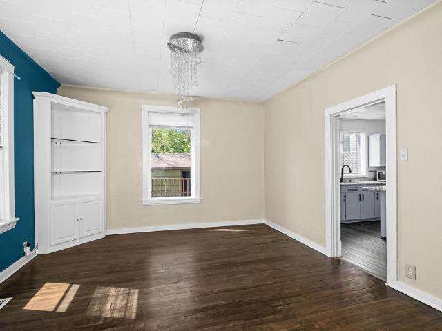 125 N 28th Avenue W