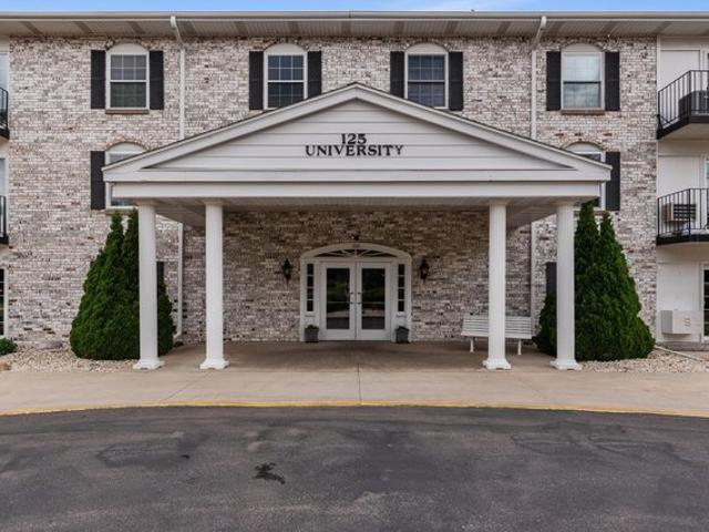 125 N University Dr Unit 105, West Bend, WI 53095