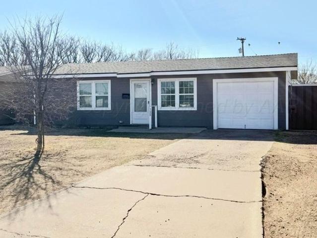 125 N Birge Ave, Dumas, TX 79029