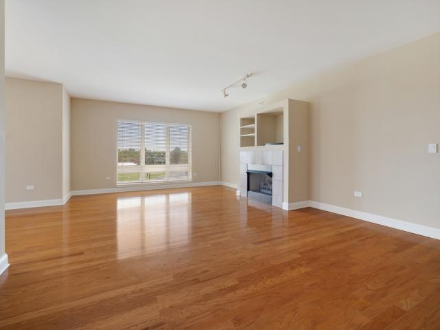 125 N Buffalo Grove Road # 213