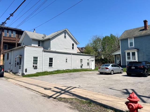 125 N Chestnut St