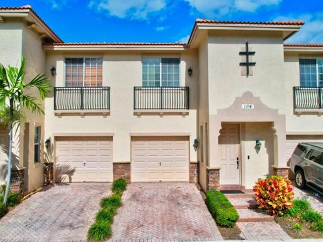 125 N Longport Cir Apt E, Delray Beach, FL 33444