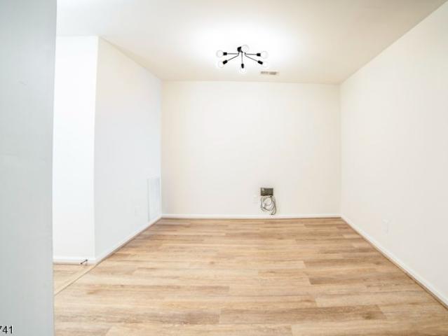 125 S 8th St, Newark City, US, NJ