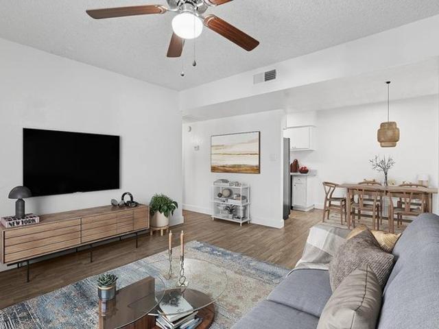 125 S Dobson Rd, Chandler, AZ 85224