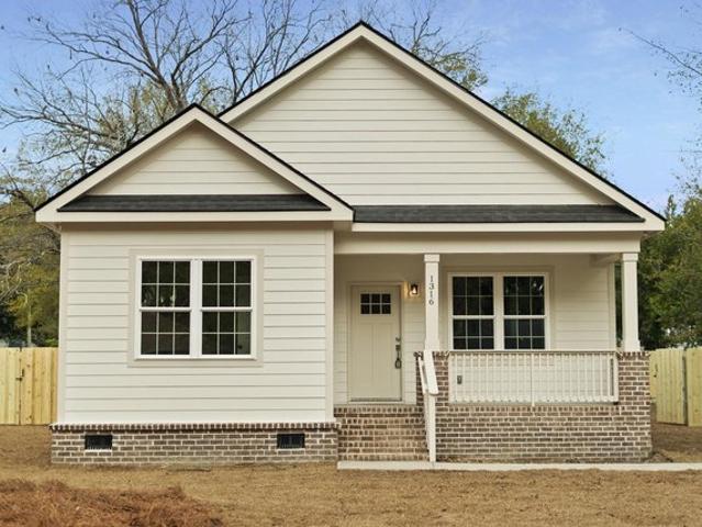 125 S East Ave, Leesville, SC 29070