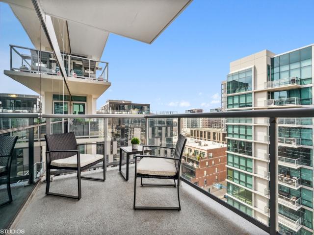 125 S Green Street # 1002A