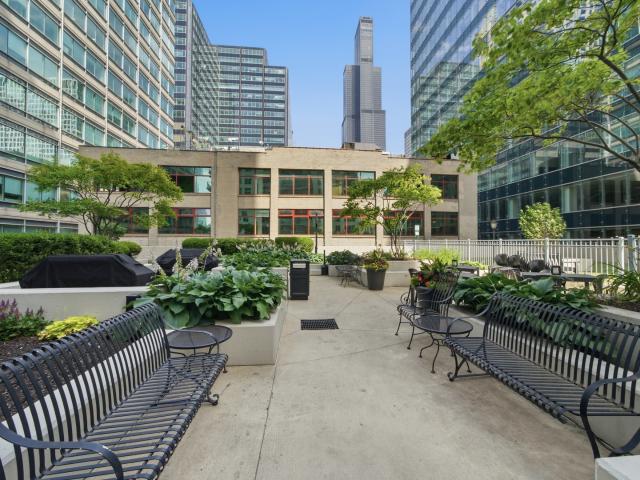 125 S Jefferson Street # 1904