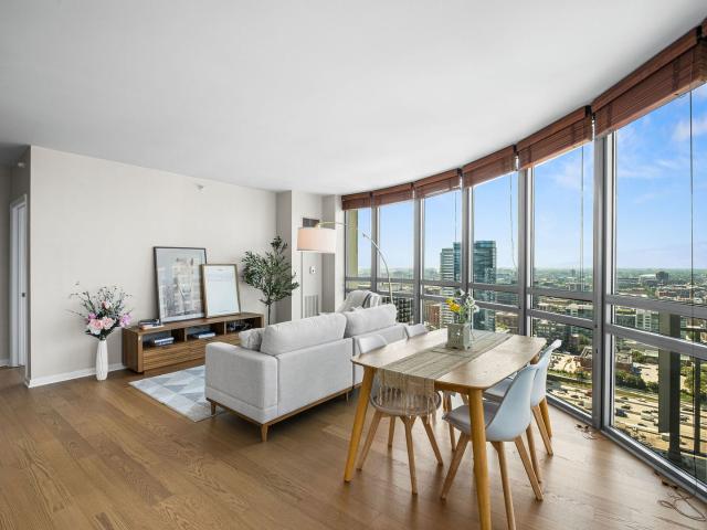 125 S Jefferson Street # 3002