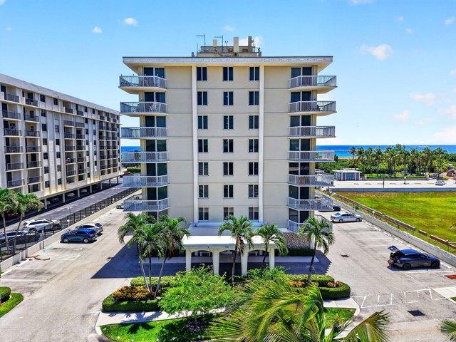 125 S Ocean Ave Unit 211, Palm Beach Shores, FL 33404