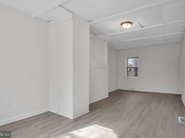 125 S Pershing Avenue