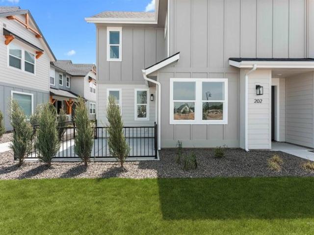 125 S Quincannon Ave, Star, ID 83669