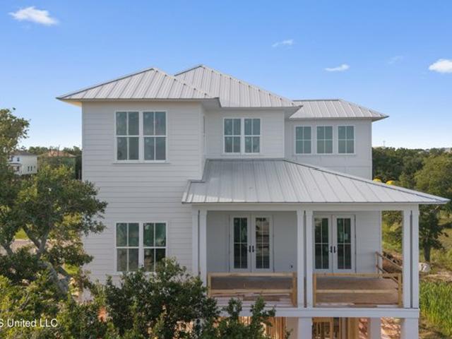 125 Sandy Beach Dr, Pass Christian, MS 39571