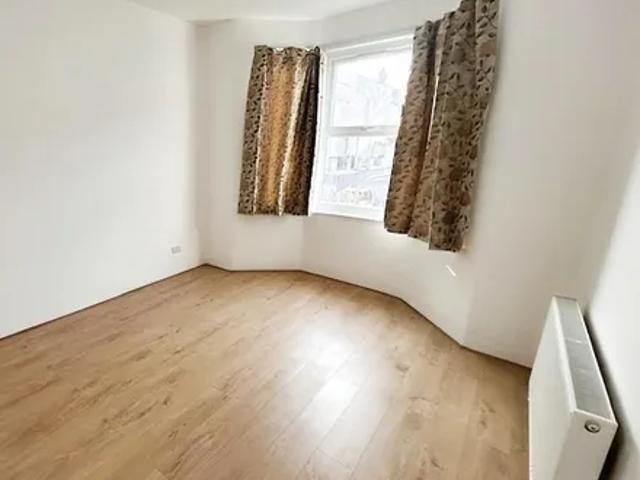 125 St. Awdry's Road, London, IG11 7QE, United Kingdom | 4 bed house for rent #139267891 | Rentberry