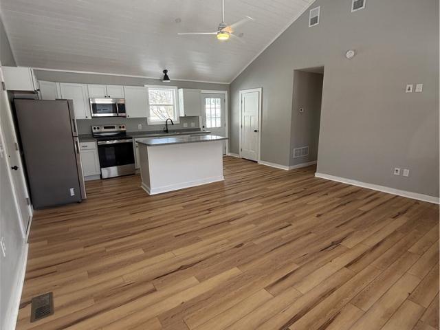 125 Standart Avenue