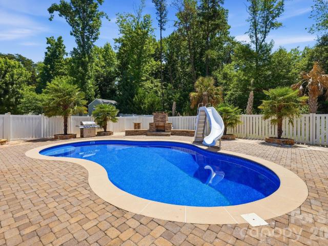 125 Paradise Hills Circle
