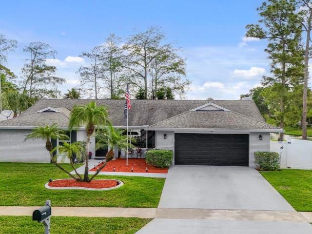 125 Parkwood Dr, Royal Palm Beach, FL 33411 | MLS #B26010