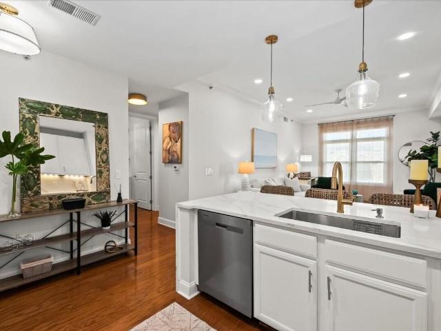 125 Pier View Street 407