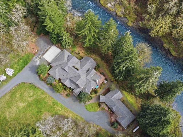 125 Royal Coachman Lane