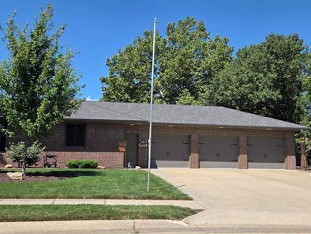 125 Regency Dr, Beatrice, NE 68310