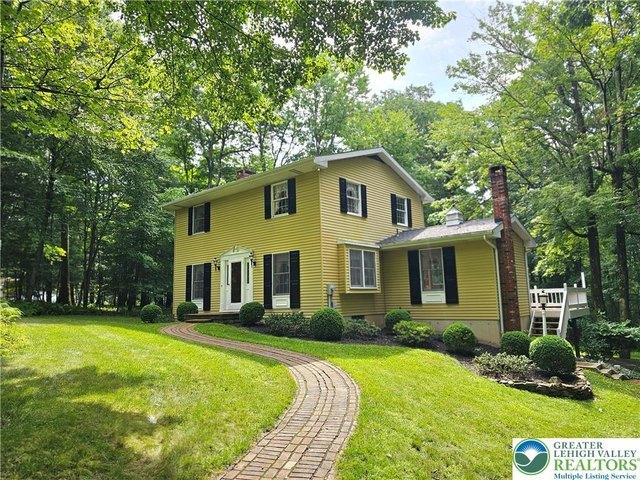 125 Ridge Ct, Ross Township, PA 18353