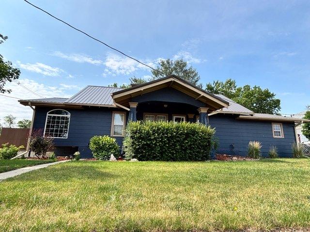 125 W 5th St, Winner, SD 57580