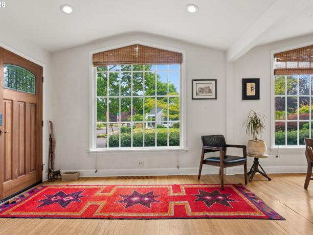 125 W 37TH ST
