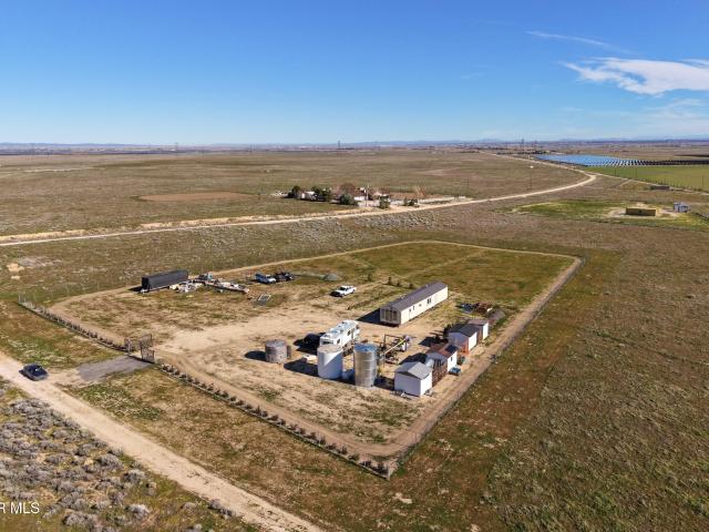 125 W Vic H14, Lancaster, CA 93536 | MLS #26000