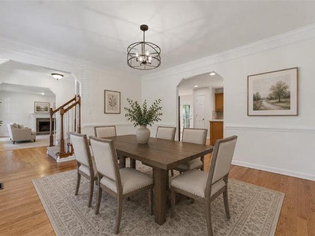 125 W Chestnut Way