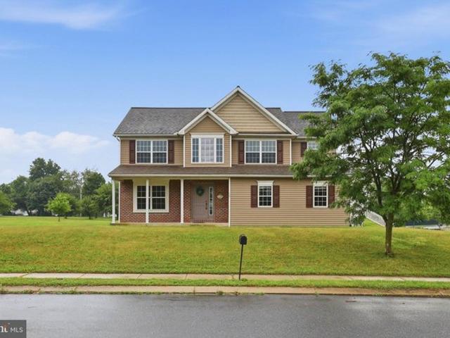 125 Woodmeadow Dr, Denver, PA 17517