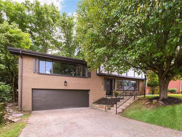 125 Woodgate Rd, Pittsburgh, PA 15235