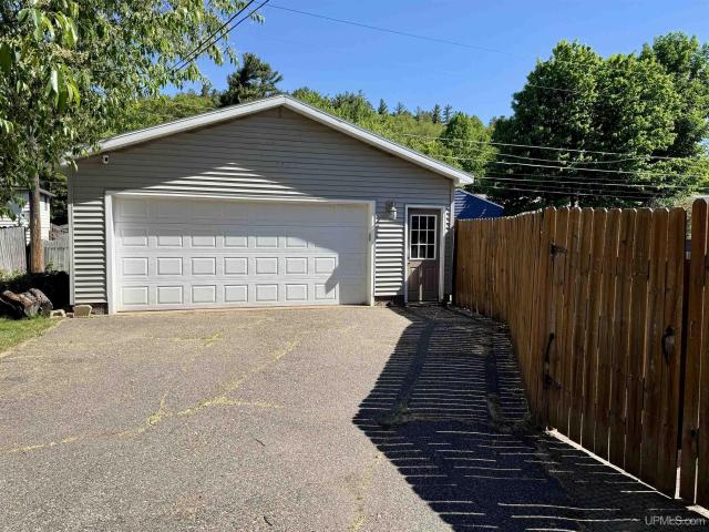 125 Woodland Drive