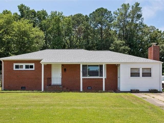125 Woods Rd, Newport News, VA 23601