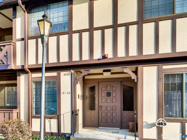 125 Warner Hill Rd, Unit 20, Stratford, CT 06614 | MLS #24167 | Compass