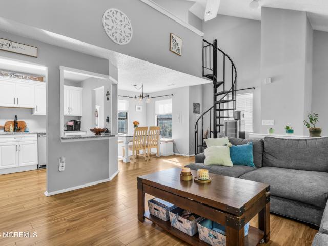 125 Whispering Oaks Way