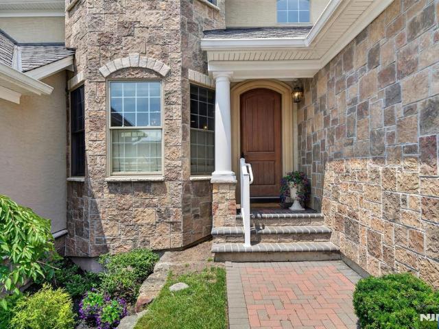 125 Windsor Lane