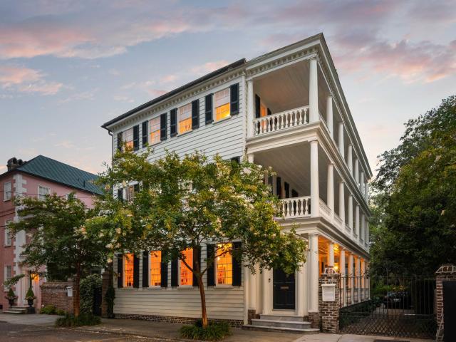 125 Tradd St, Charleston, SC 29401 | MLS #26006