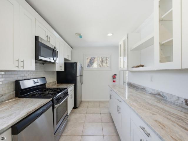 125 Tunison Rd